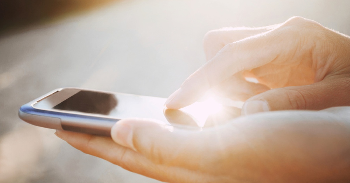 The Perks and Perils of Effortless Communication in the Workplace